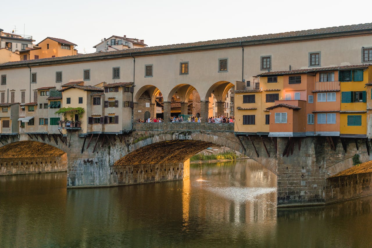 Ponte Vecchio Um Encanto Atemporal em Florença, Itália - Destino Ideal